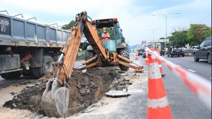 Angkara paip pecah di MRR2, 13 lokasi di KL sekali lagi alami gangguan bekalan air - Berita ...