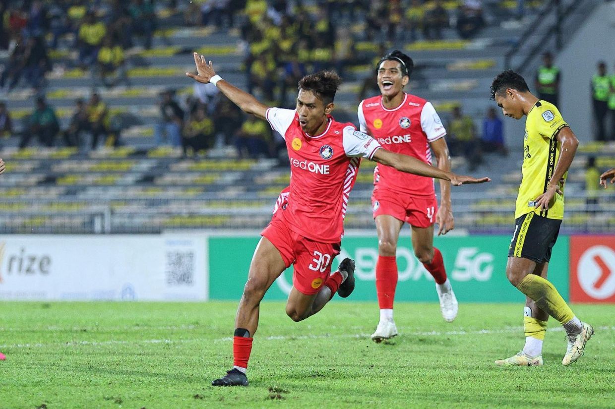 Harapkan gol sendiri, fans Perak FC masih kecewa prestasi di tahap sama ...