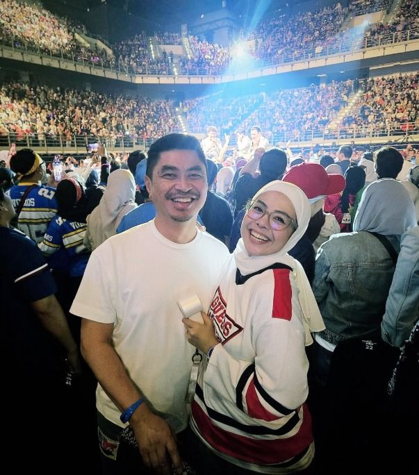 [VIDEO] Aneka gelagat selebriti melaram stail 90-an, warnai konsert ...